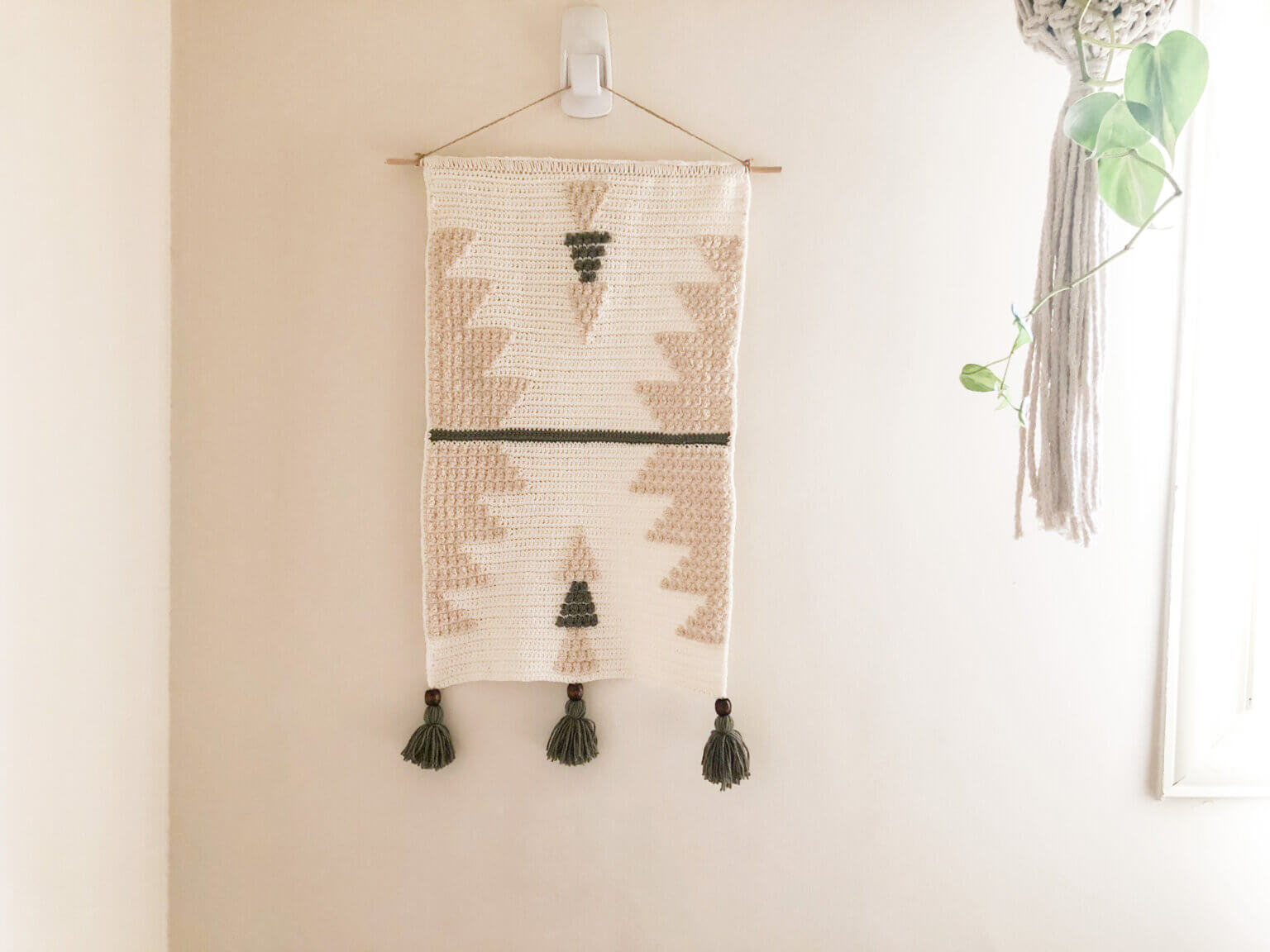 Boho Chic Aztec Crochet Wall Hanging Free Pattern – Topknotch
